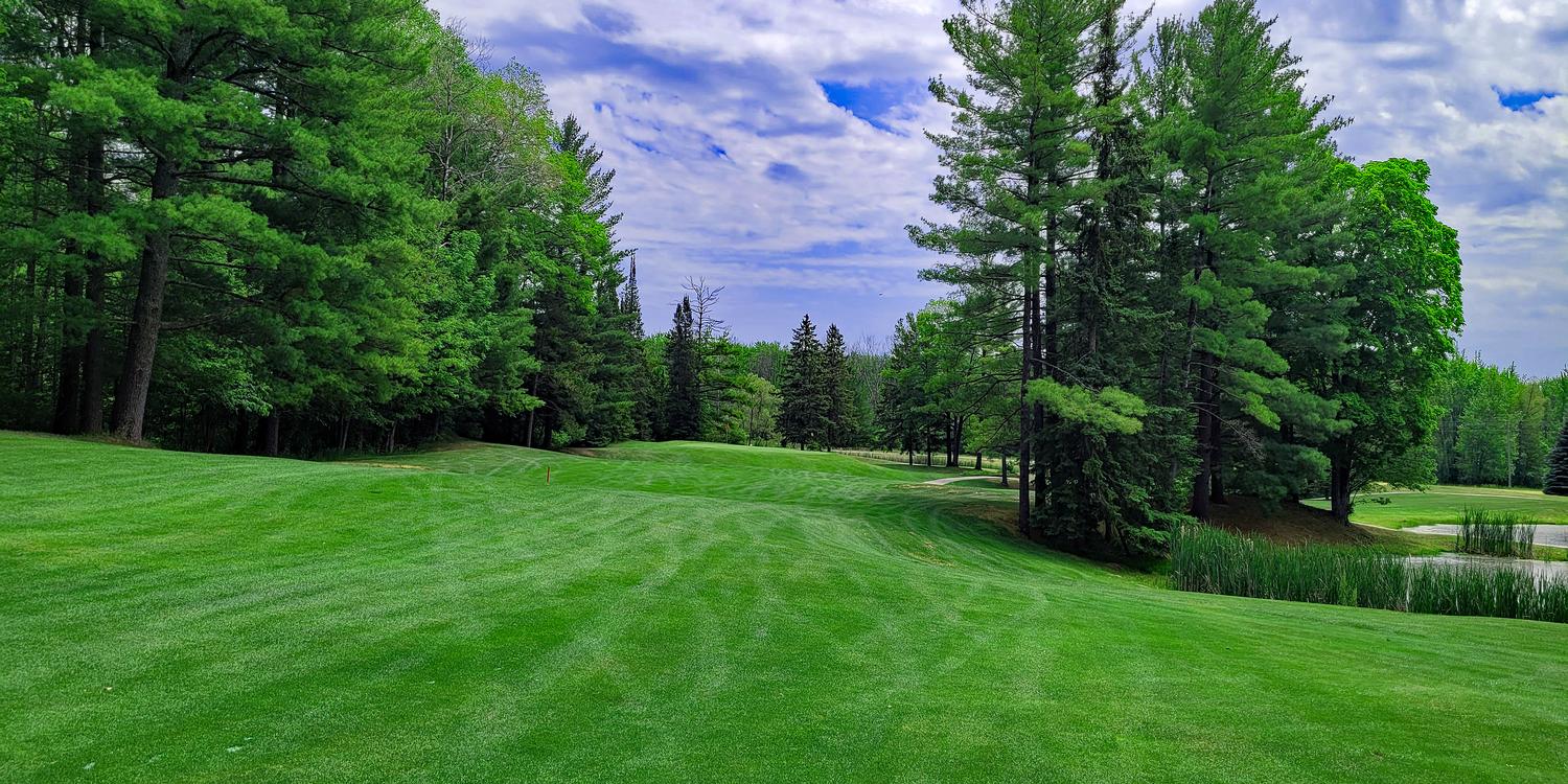 Thunder Bay Golf Resort - By David Theoret